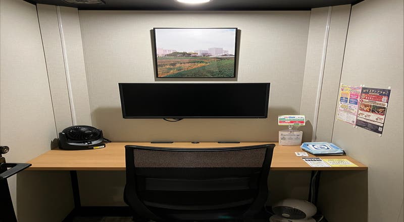 ROOM L 04