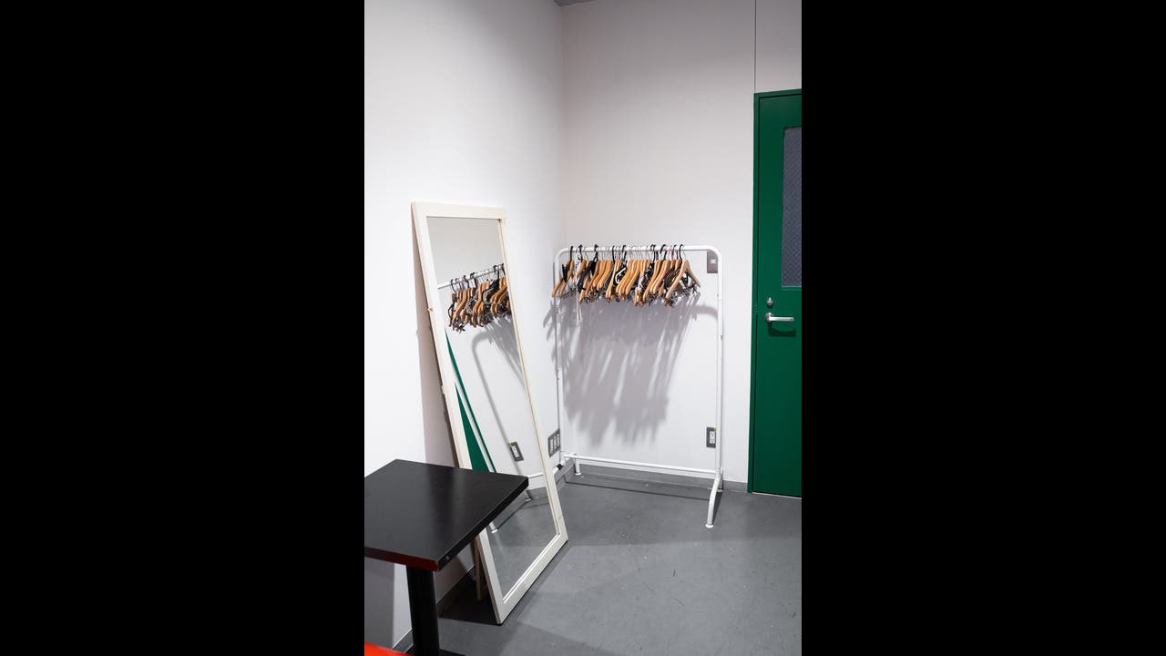 新大久保駅🚶2分/地下スペース/ステージ付/飲食持込OK/プロジェクター大画面/Wifi/ゴミ捨て可の写真6