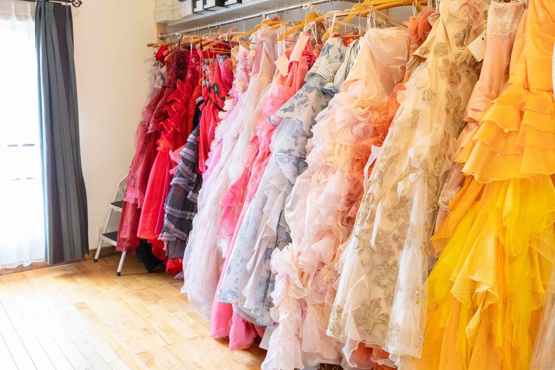 ドレスレンタルの画像2