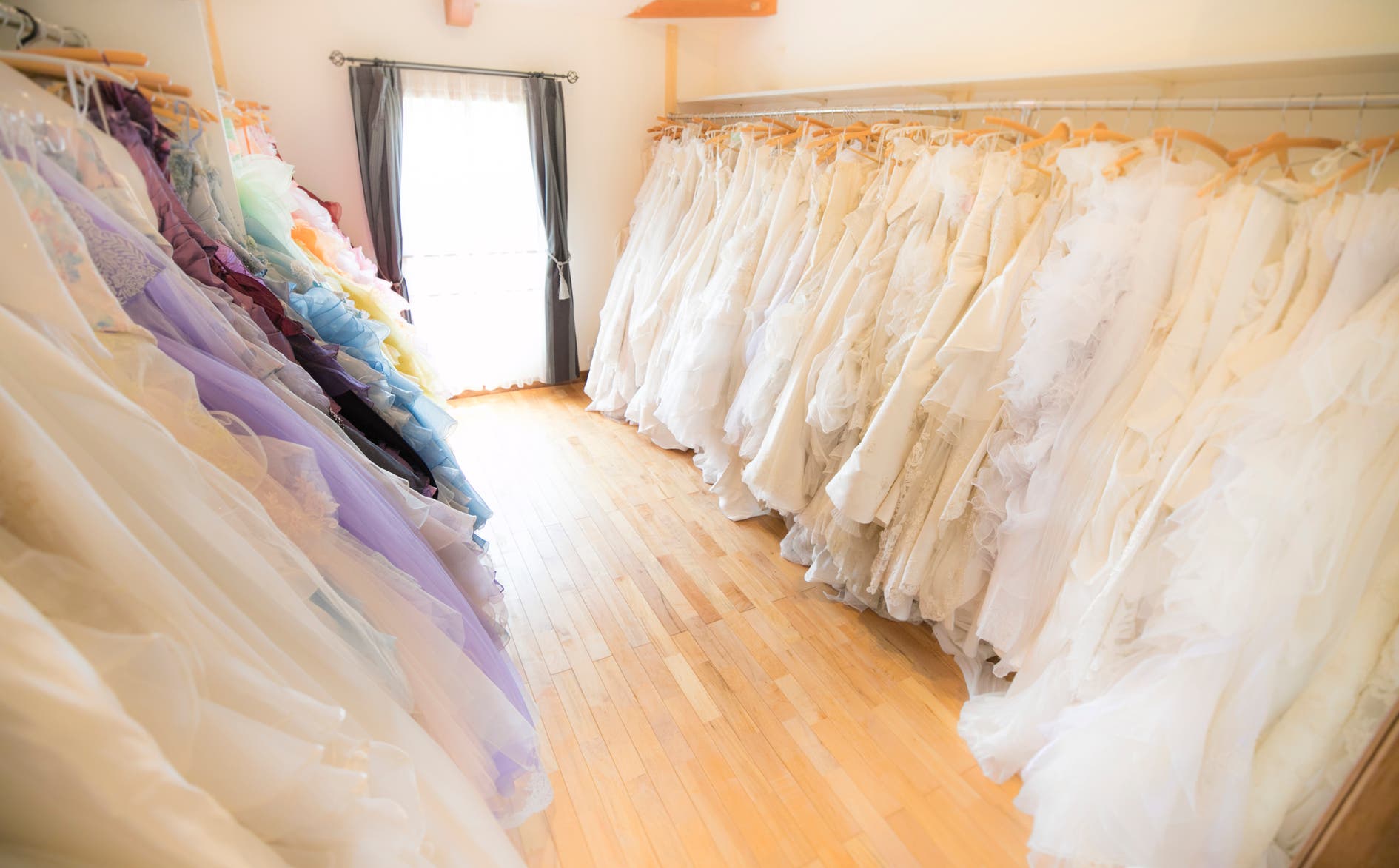 ドレスレンタルの画像3