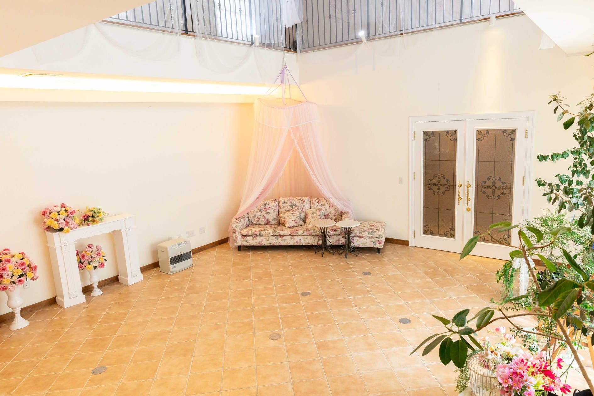 和装撮影にも♪和室+フォトジェニックなフラワーチャペル＆吹き抜けダイニングの写真5