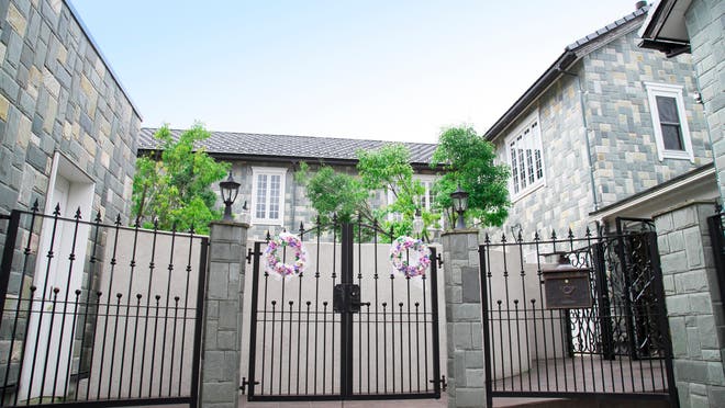 フォトジェニックなフラワーチャペル&吹き抜けダイニングの写真15