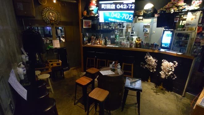 渋谷駅から徒歩6分 開放感抜群の路面店 DJ可能なBARの写真3