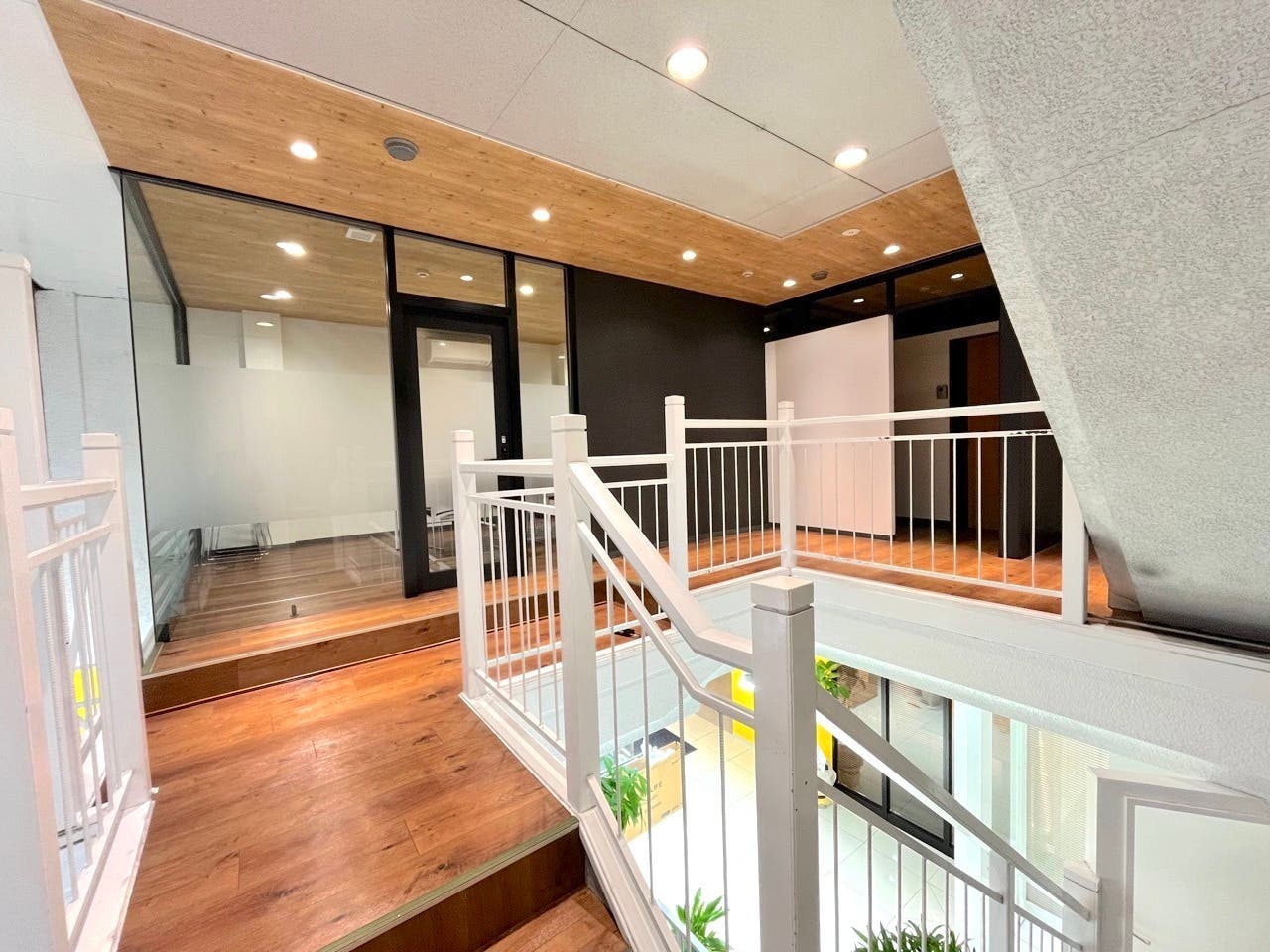 オビヤギルド中会議室。Web会議に最適、10人着席可能です。3階にあります。の写真9