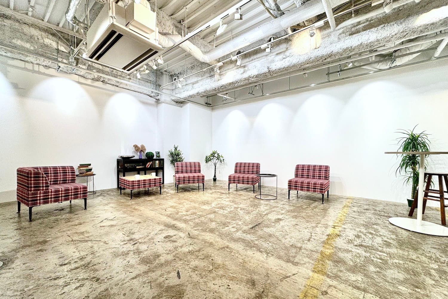 駅徒歩1分！グリーンバック/高速ネット回線完備！配信や番組収録、インタビュー動画や対談撮影など様々な用途でご利用いただけます！の写真8