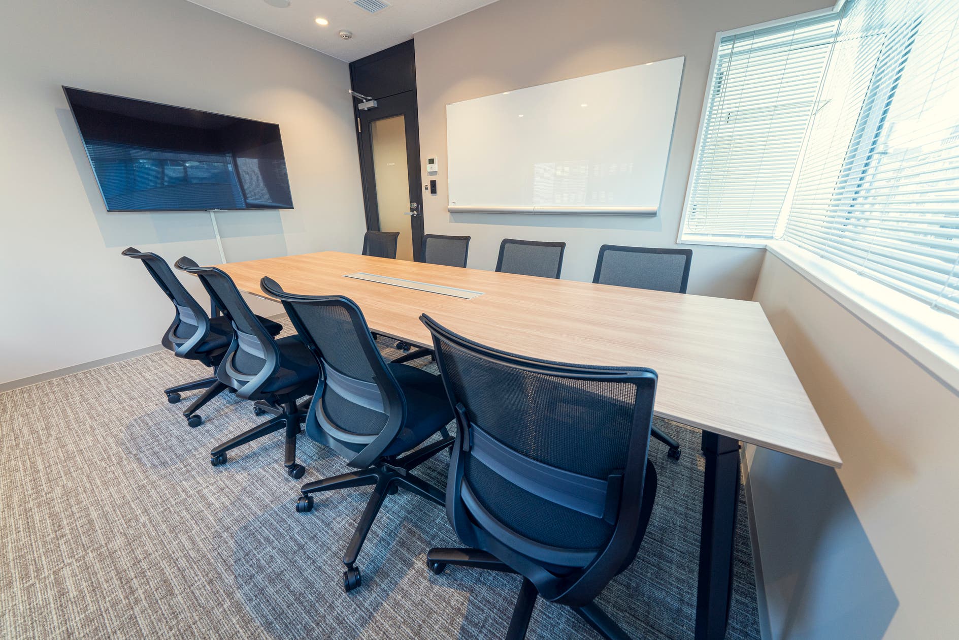 会議室 04(8名)の写真1