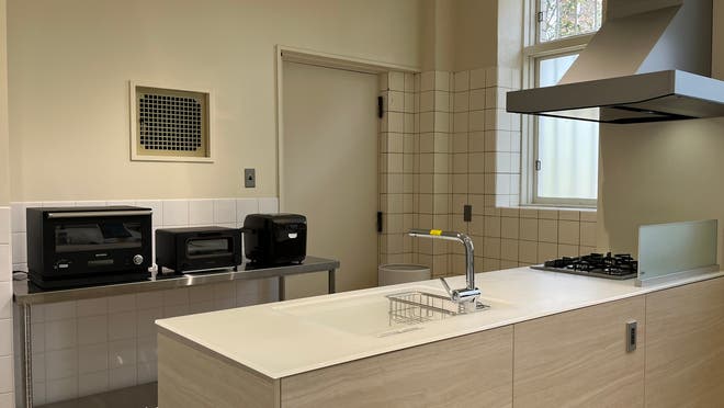 歴史的建造物をリノベしたキッチン付スペース|ワークショップやお教室、パーティーにの写真3