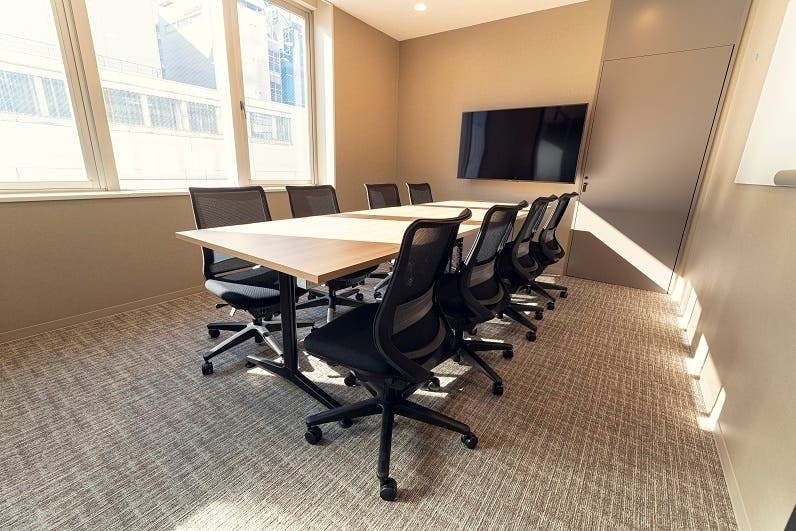会議室 02(8名)の写真1