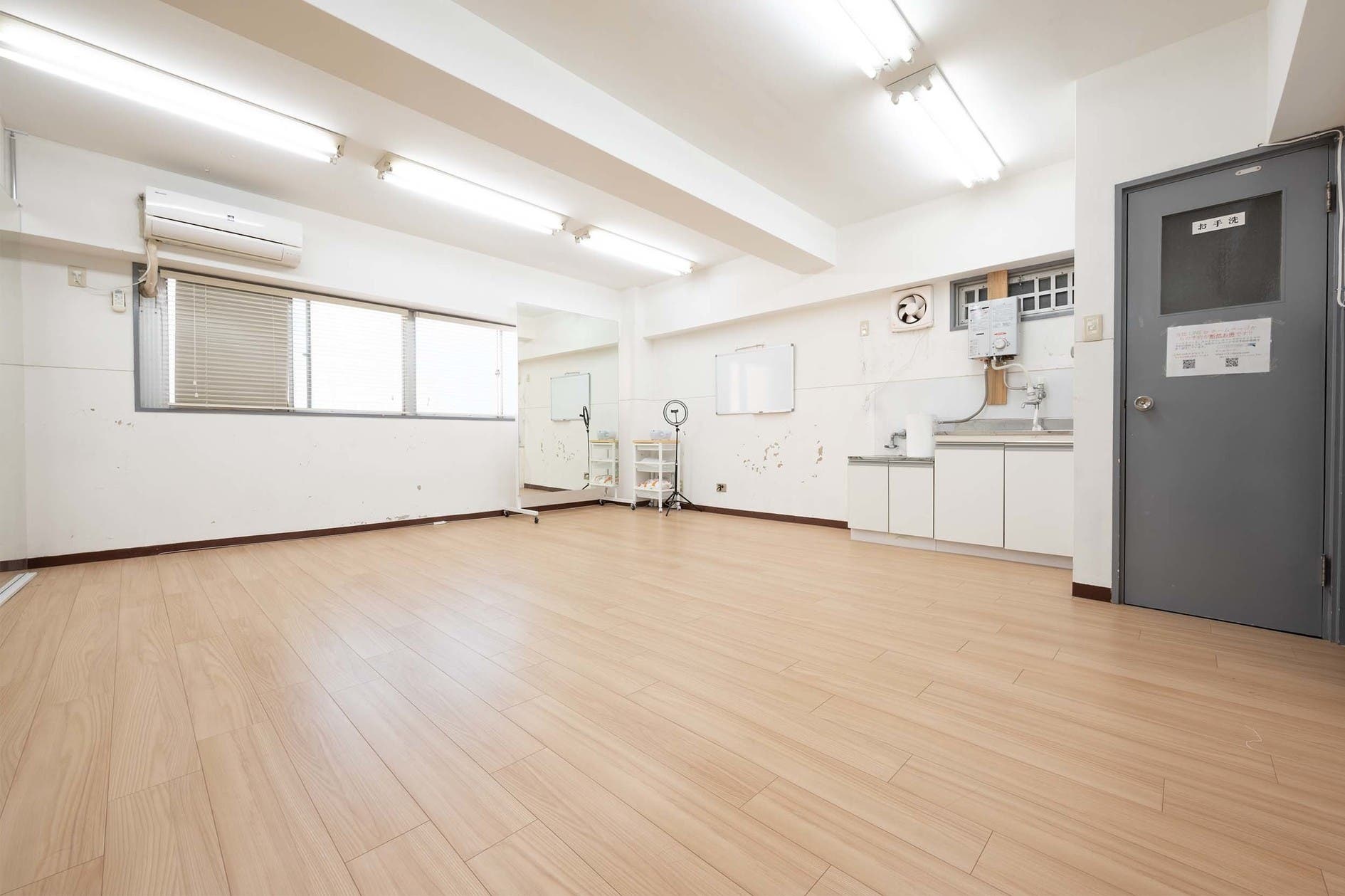 【広々28㎡】【池袋駅/大塚駅】 ダンス/演劇【特大鏡: 幅 約4.5m】ネット高速光回線、レンタルスタジオSunny池袋3号店の写真11