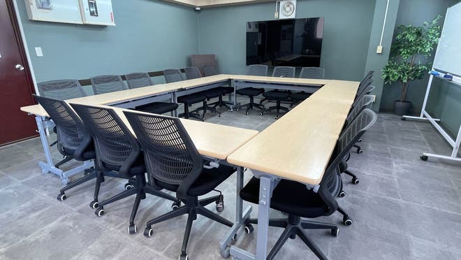 【レビュー割🌸】GOZAR会議室 新宿御苑4F|新宿御苑前駅2分|🎤セミナー・会議に最適🎉の写真6