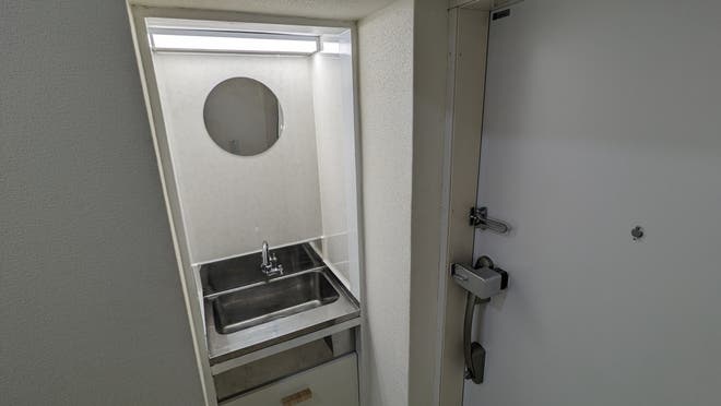 365日 一律料金 ¥900 金山駅徒歩2分 第2のオフィスに 会議室、ボードゲーム 占い 面接会場におすすめの写真18