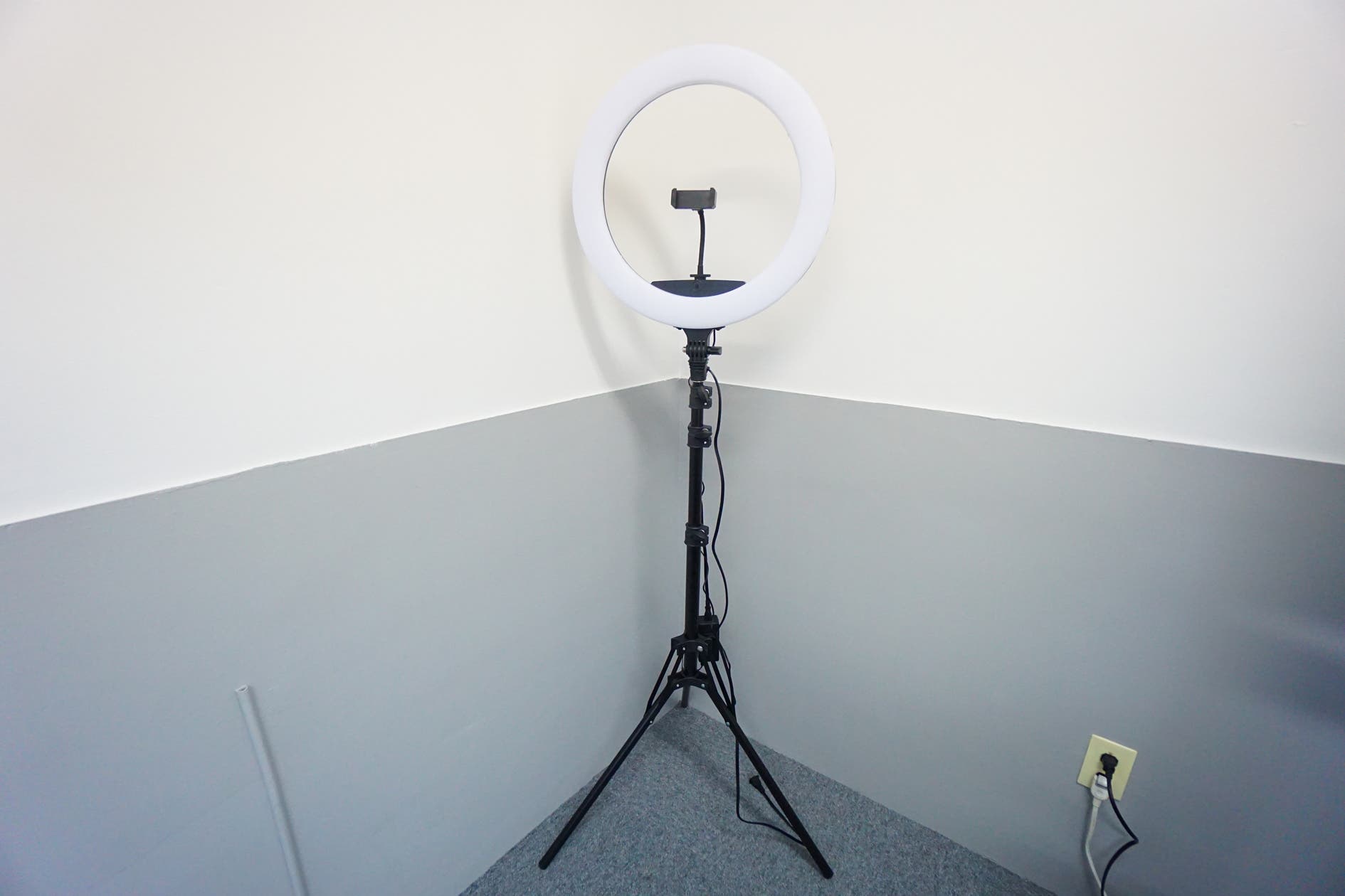 ＜IMC岩本町駅前会議室＞秋葉原駅徒歩3分🚃Wi-Fi📶プロジェクター🎥会議/商談/Zoom/ボードゲーム/作業場所の写真10