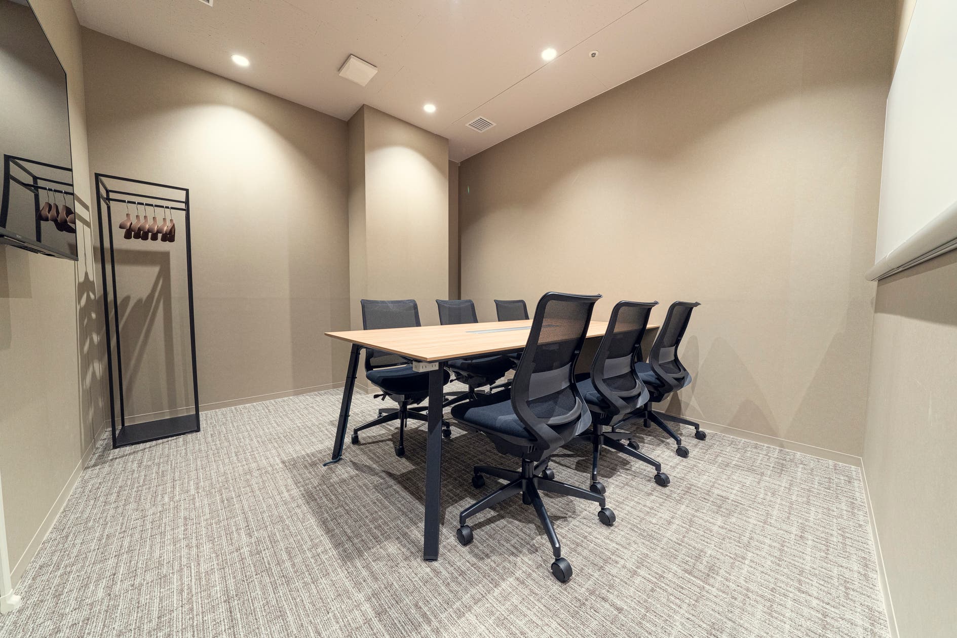 会議室 01(6名)の写真1