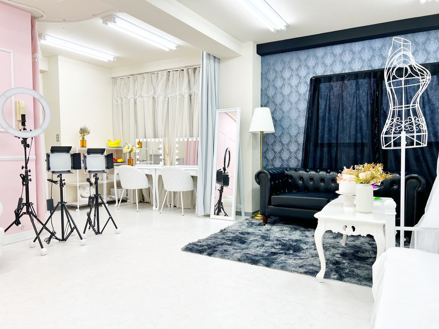 可愛いをお安く💓高田馬場駅５分🌟姫系撮影が５面背景（天蓋ベット｜シック｜花壁｜パステル壁｜白壁・白家具）撮影機材無料！の写真16