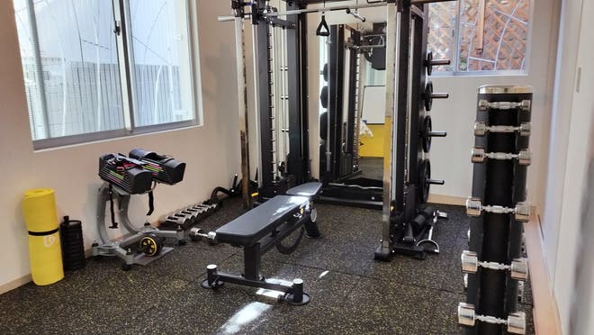 【1,870円/h】緑地公園駅から徒歩5分の完全個室ジム!充実した設備で全身トレーニング可能の写真1