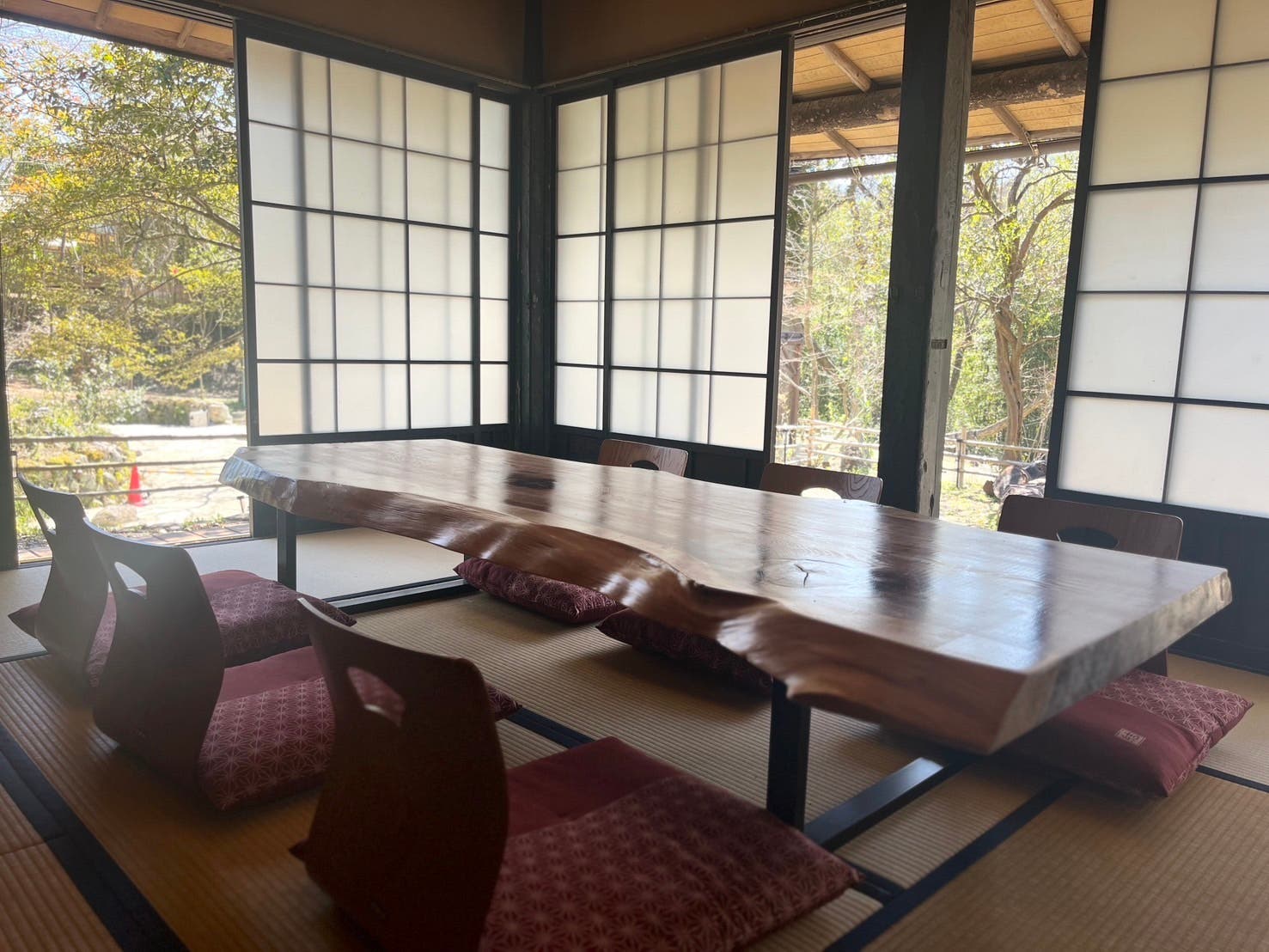 岐阜県白川郷から移設された合掌造りをスペース貸しの写真12