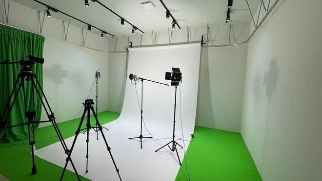 川口駅徒歩8分の撮影スタジオ、コワーキングスペース運営でカフェやジムも併設していますの写真1