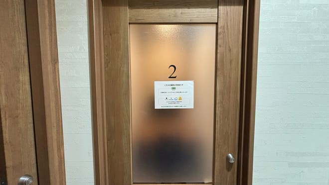 【蒲田駅徒歩1分】1時間660円!モニター付き1名用完全個室(ブース2)の写真3