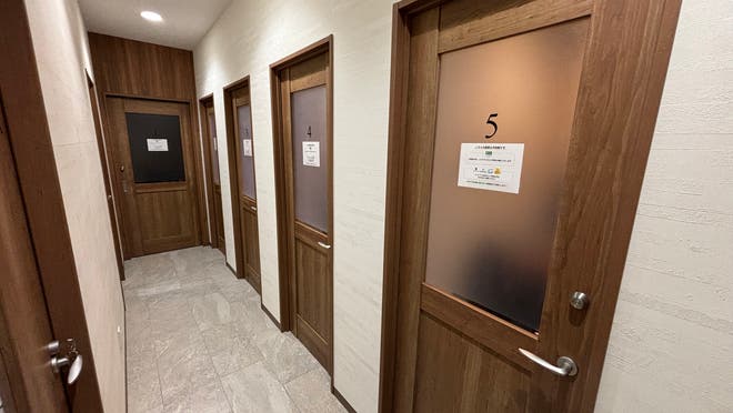 【蒲田駅徒歩1分】1時間660円!モニター付き1名用完全個室(ブース3)の写真7