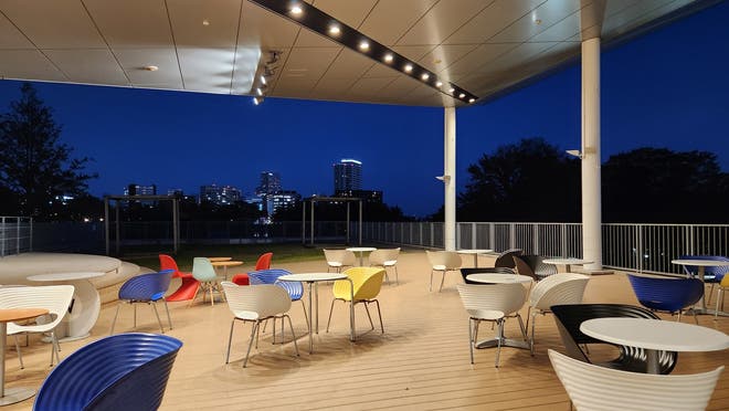 国際センター駅舎2F CAFÉ併設イベントスペース『青葉の風テラス』 の写真11