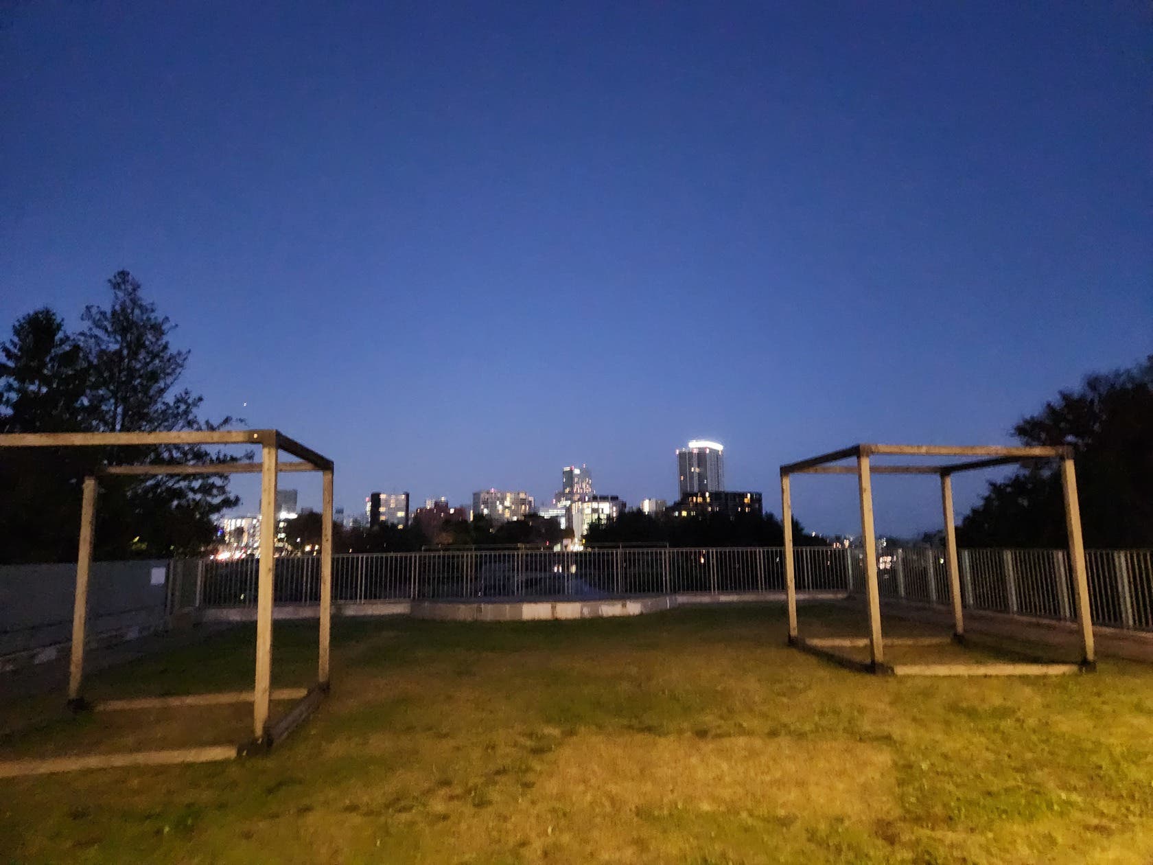 国際センター駅舎2F CAFÉ併設イベントスペース『青葉の風テラス』　　の写真12