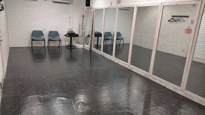 駅徒歩1分の格安ダンススタジオの写真1