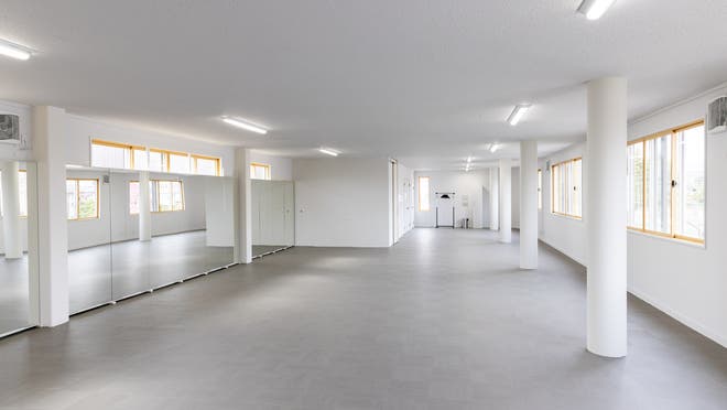 無料Wi-Fi📶BOSEステレオ♪連続壁面ミラー💖綺麗なトイレ✨大型扇風機 完備!の写真1