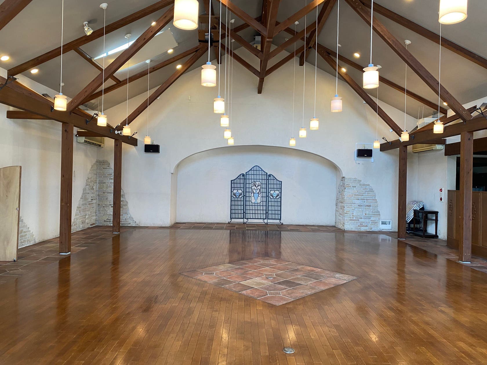 ペット可な欧米風でラグジュアリーな空間です。お庭やカウンターもあり、パーティ/マルシェ/撮影スタジオなど多目的にご利用できますの写真5