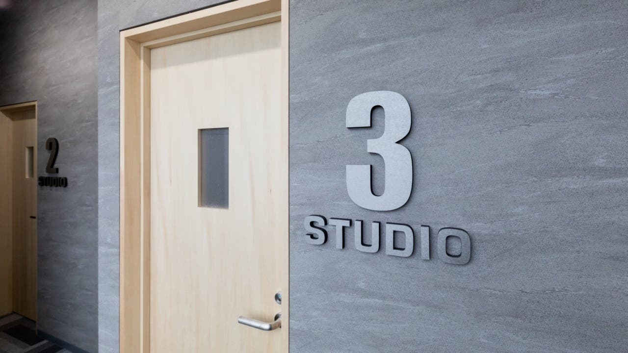 【スタジオ３】青葉台駅4分／広さ23.3㎡、鏡幅5m／レンタルスタジオ／個人練習や少人数レッスンに最適の写真12