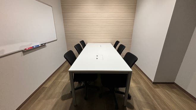 【蒲田駅徒歩1分】1時間1,100円!モニター付き6名まで利用可能な会議室(RoomB)の写真2