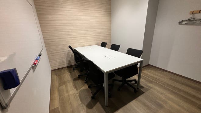 【蒲田駅徒歩1分】1時間1,100円!モニター付き6名まで利用可能な会議室(RoomB)の写真5