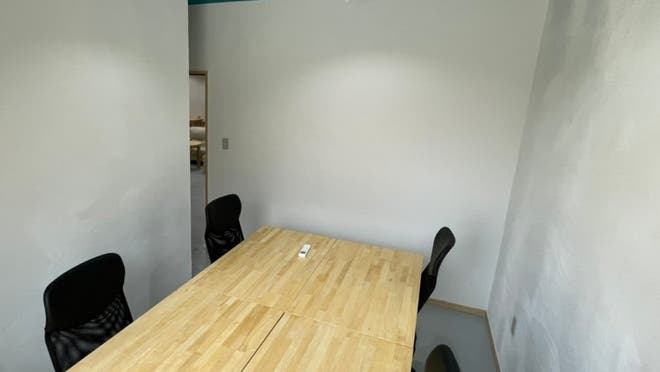 【ゆいレール安里駅から徒歩3分!!】6名様まで利用可能な会議室⑤の写真2