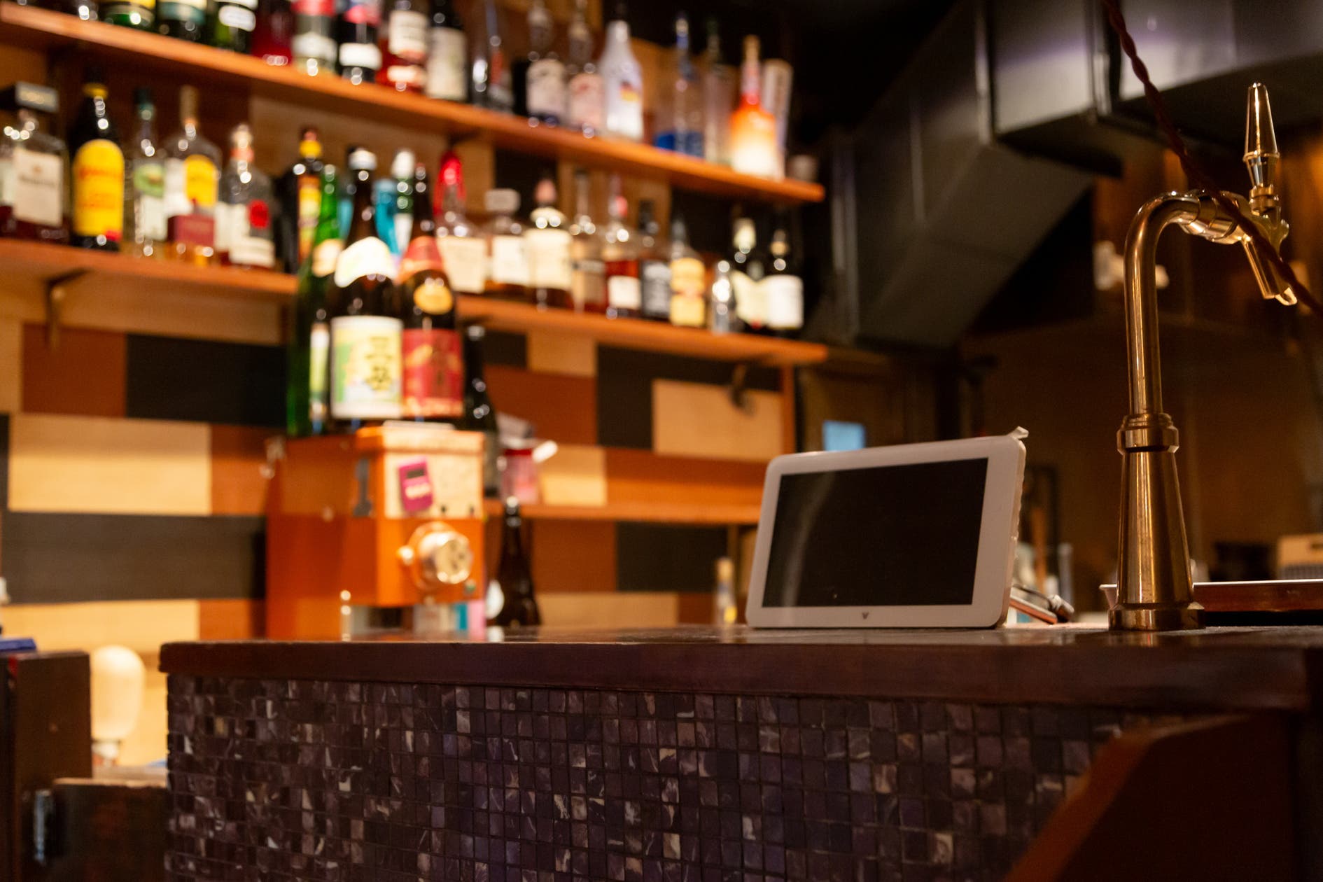 ラウンジとダンスフロアを備えたDJ Barのロケーションの写真7