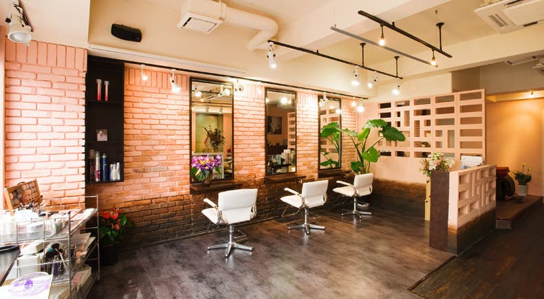 美容師面貸し・シェアサロン、スポット利用OK!!本通り電停から30秒、紙屋町西電停から2分。
