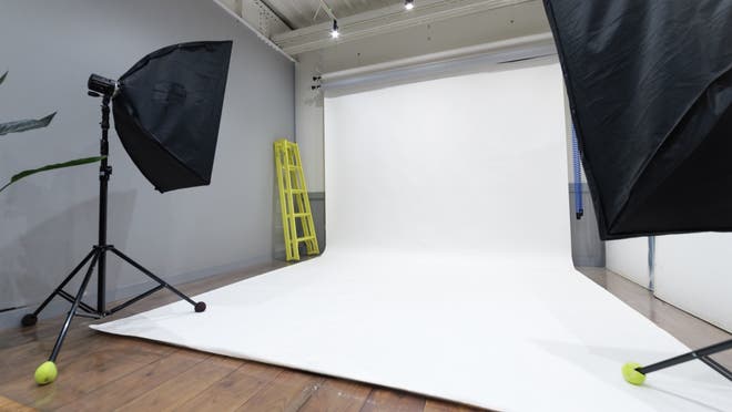 【京都大宮】シンプルで使いやすい!背景紙・機材貸し出し豊富な撮影スタジオ!の写真2