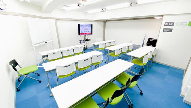 🌟トップホスト12月冬割引✨広々1フロア✨🚃末広町・御徒町徒歩3分🚃研修・会議・撮影・撮影・動画配信・セミナー18名着席の写真3