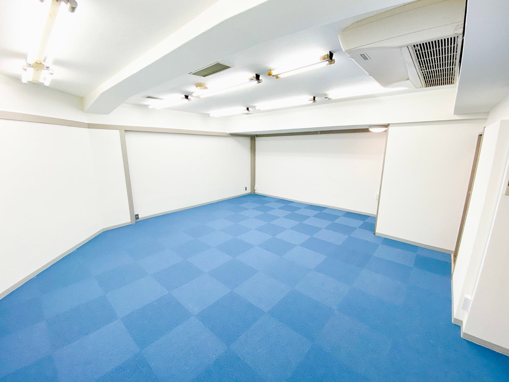 🌟トップホスト12月冬割引✨広々１フロア✨🚃末広町・御徒町徒歩3分🚃研修・会議・撮影・撮影・動画配信・セミナー18名着席の写真5