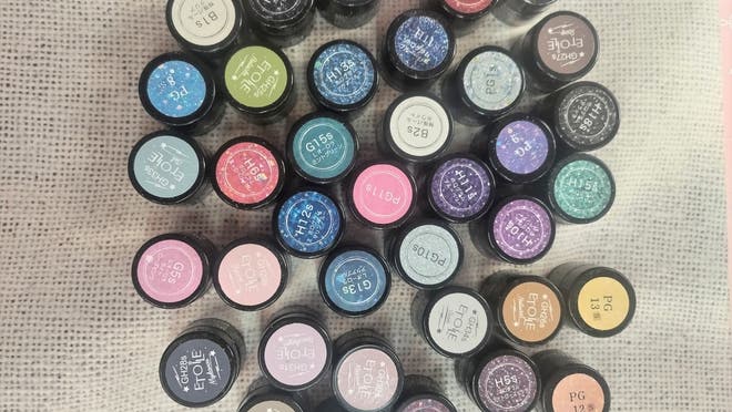 新宿駅徒歩5分☆ネイル材料·機材完備☆手ぶらで利用できるシェアサロン♪セルフネイルも◎当日予約OK!まつ毛もご相談可!の写真8