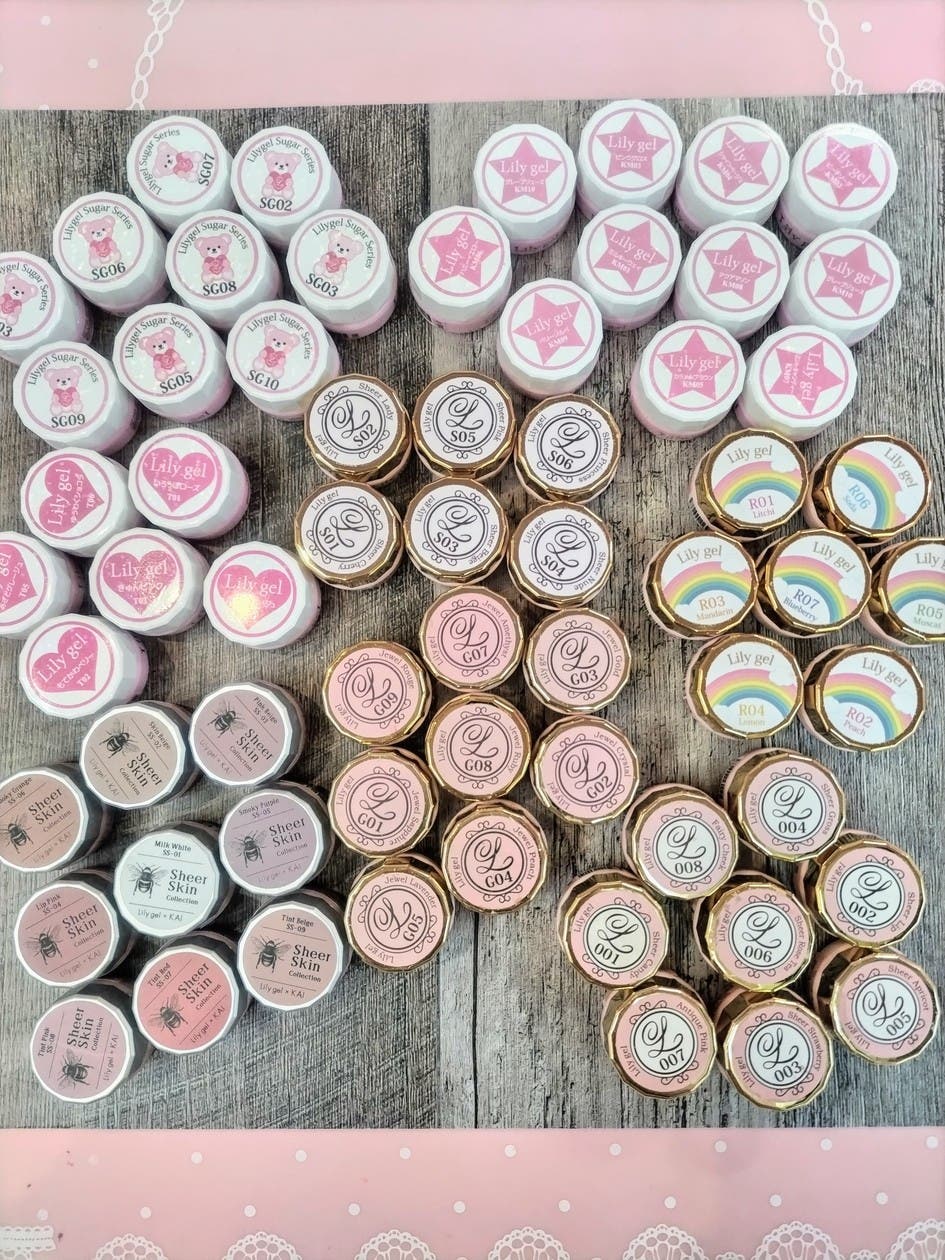 新宿駅徒歩5分☆ネイル材料·機材完備☆手ぶらで利用できるシェアサロン♪セルフネイルも◎当日予約OK！まつ毛もご相談可！の写真9