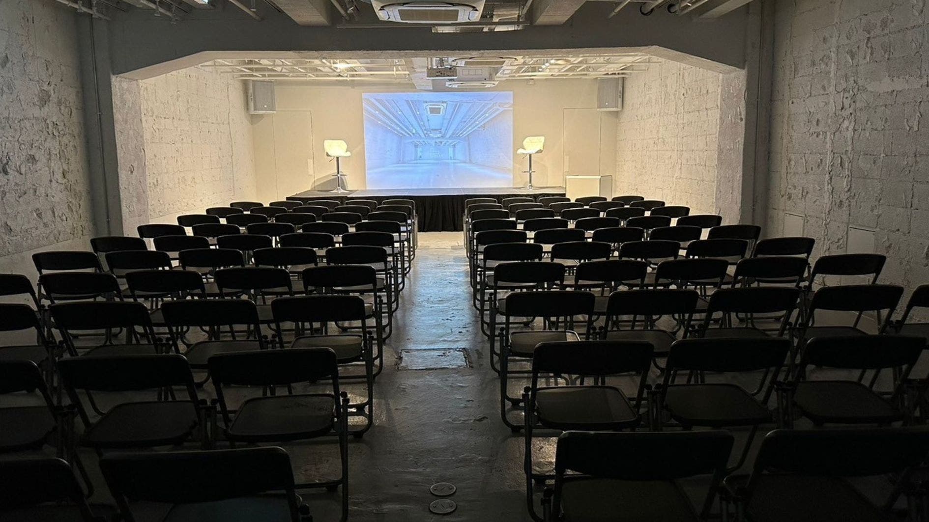 ステージレンタル　設置・片付けの画像2