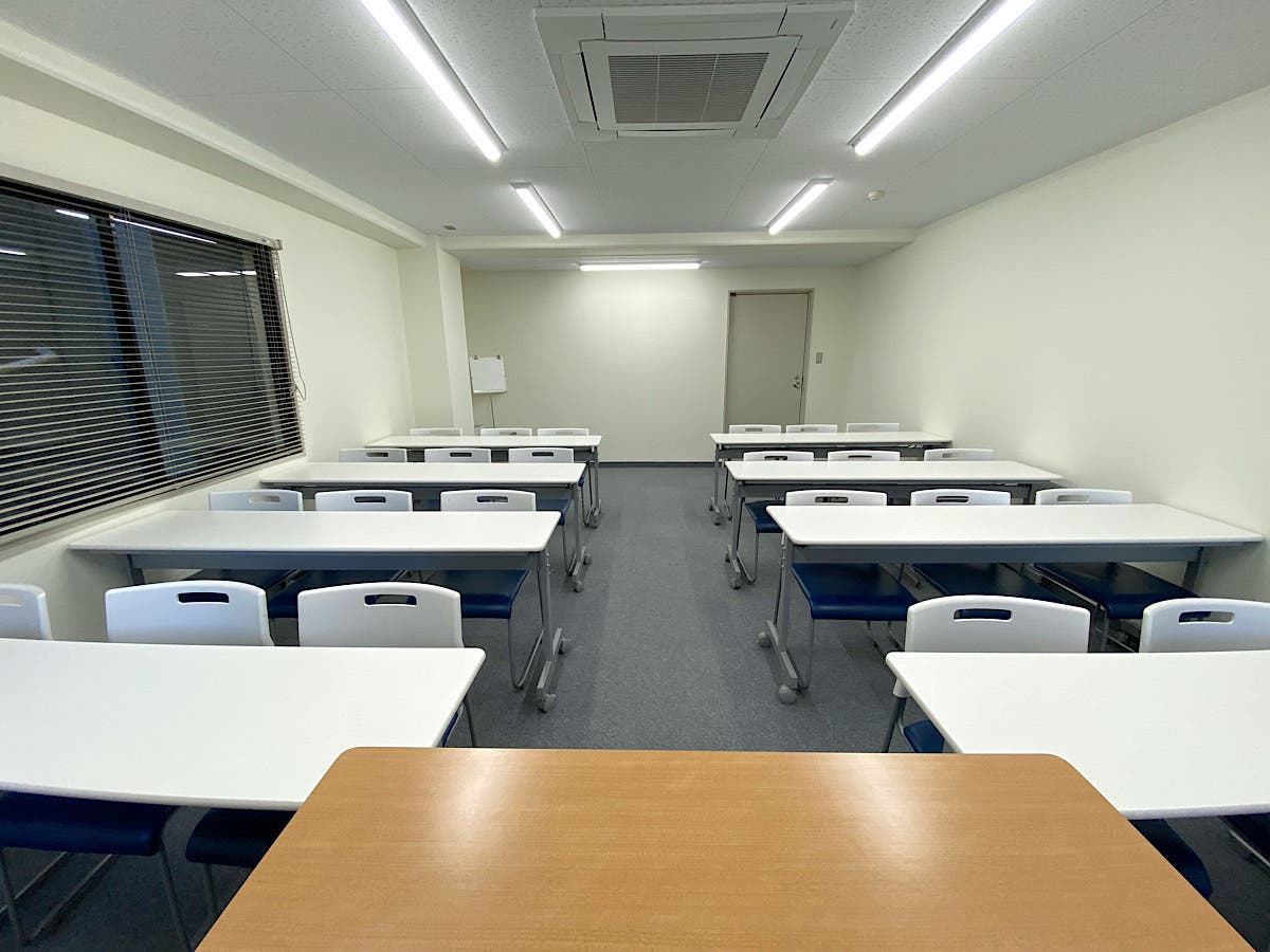 うめきた会議室《エイト７０２》【中津駅3分／梅田駅8分】／毎回清掃／Wifi（光回線）／20名／プロジェクター無料（予約制）の写真5