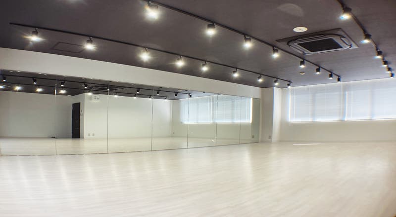 盛岡駅から徒歩11分、盛岡市菜園通りでダンスができる無人レンタルスタジオ！（レンタルスタジオ・グラシーズ盛岡菜園店）
