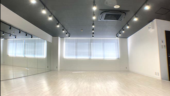 盛岡駅から徒歩11分、盛岡市菜園通りでダンスができる無人レンタルスタジオ!(レンタルスタジオ・グラシーズ盛岡菜園店)の写真2