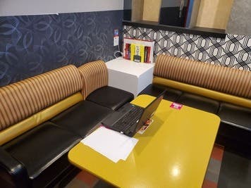 《2~4名用》会議・打ち合わせ用ルーム【サイズS】の写真1