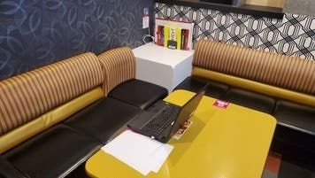 《2~4名用》会議・打ち合わせ用ルーム【サイズS】の写真1