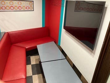 《5~8名用》会議・打ち合わせ用ルーム【サイズM】（加熱式たばこのみ可）の写真1