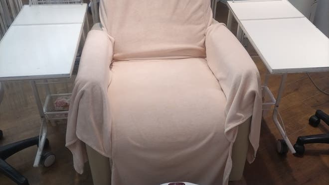 新宿駅徒歩5分☆ネイル材料·機材完備☆手ぶらで利用できるシェアサロン♪セルフネイルも◎当日予約OK!まつ毛もご相談可!の写真2