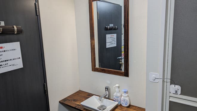 会議室1 神田駅3分 完全個室 高速Wi-Fi/ホワイトボード/地上波TV/打合せ/ボードゲーム/レッスン/映画鑑賞の写真4