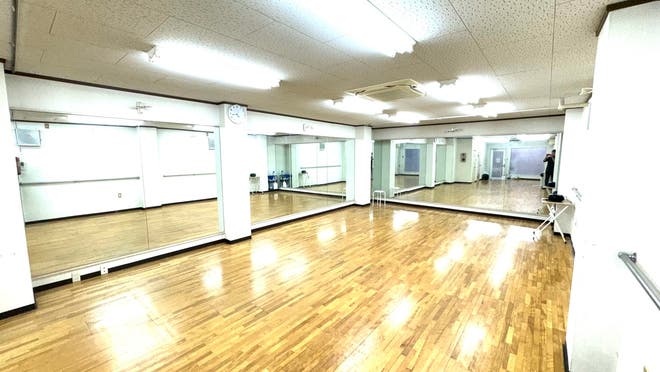 ✨✨10人以上でダンス✨✨駅から徒歩1分🌸🌸2面鏡🌸演奏可能🌸バレエバーあり🍀の写真2