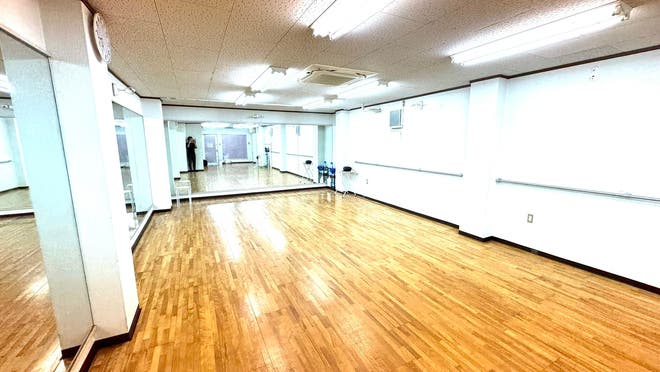 ✨✨10人以上でダンス✨✨駅から徒歩1分🌸🌸2面鏡🌸演奏可能🌸バレエバーあり🍀の写真3
